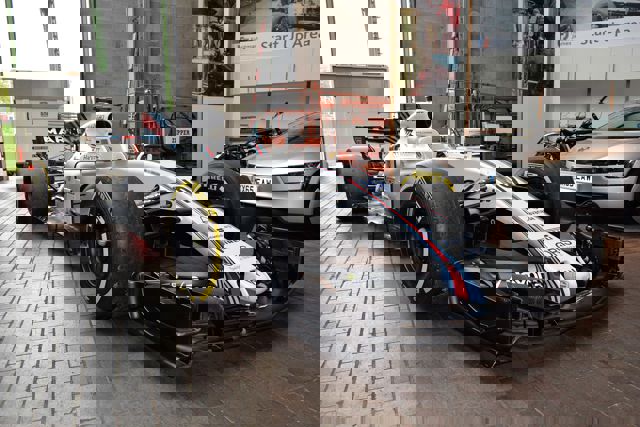 2017 Williams FW40-04