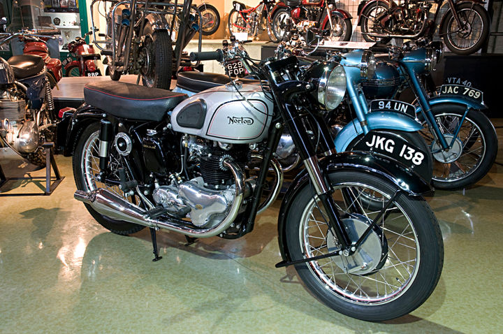 Norton Dominator